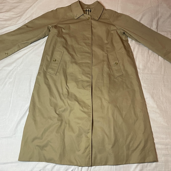 Burberry | Jackets & Coats | Vintage Burberrys Trench Coat | Poshmark
